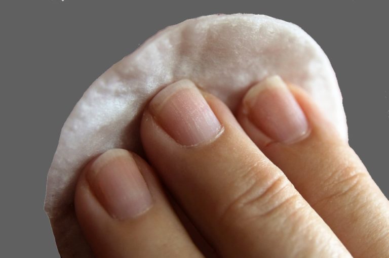 Regular Nail Polish vs Gel: Which is Right for You? - nailhow