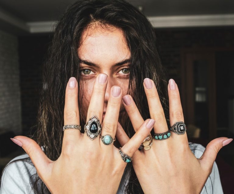 5 Reasons Gel Nails Chip or Peel too Soon and How to Fix It - nailhow