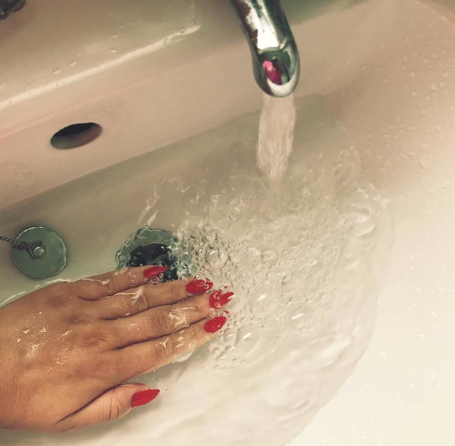 The Ultimate 2023 Guide: How to Dry Your Nails fast (part 1) - nailhow