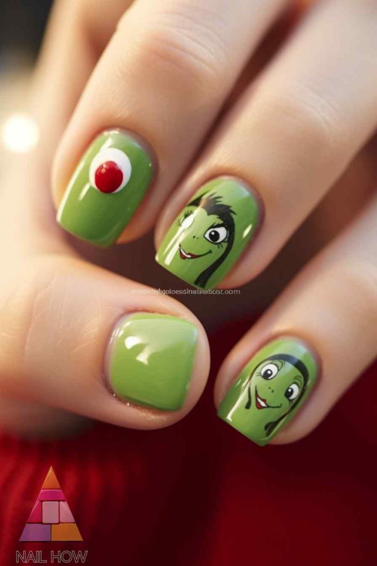 Christmas with a Twist: The Best Grinch Nail Designs - nailhow