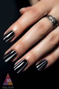 An Ultimate Guide to Line Art Nail Designs - nailhow