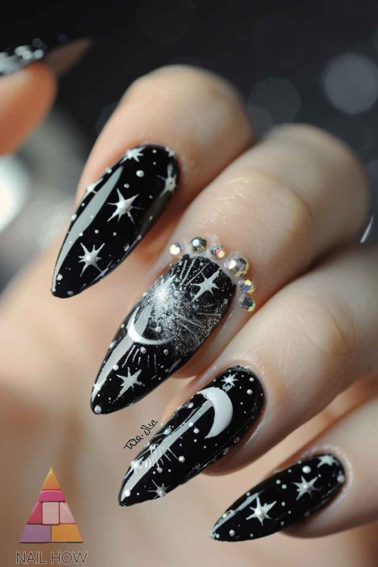 Celestial Nail Art: Stellar Designs to Elevate Your Manicure to Cosmic ...